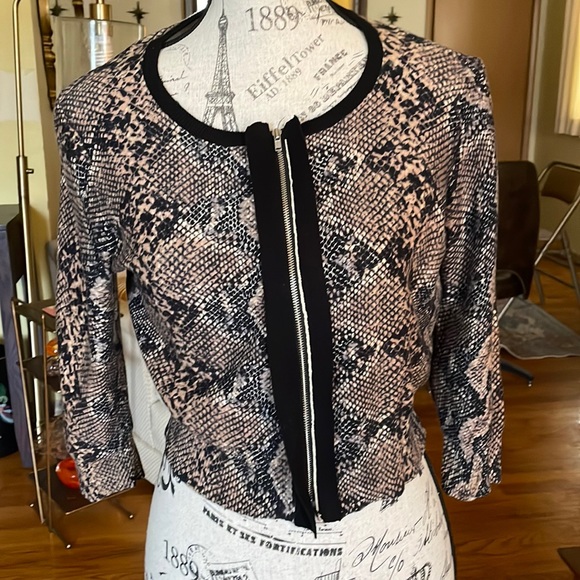 Tracy Reese | Sweaters | Tracy Reese Zip Up Cropped Snake Print Shrug ...